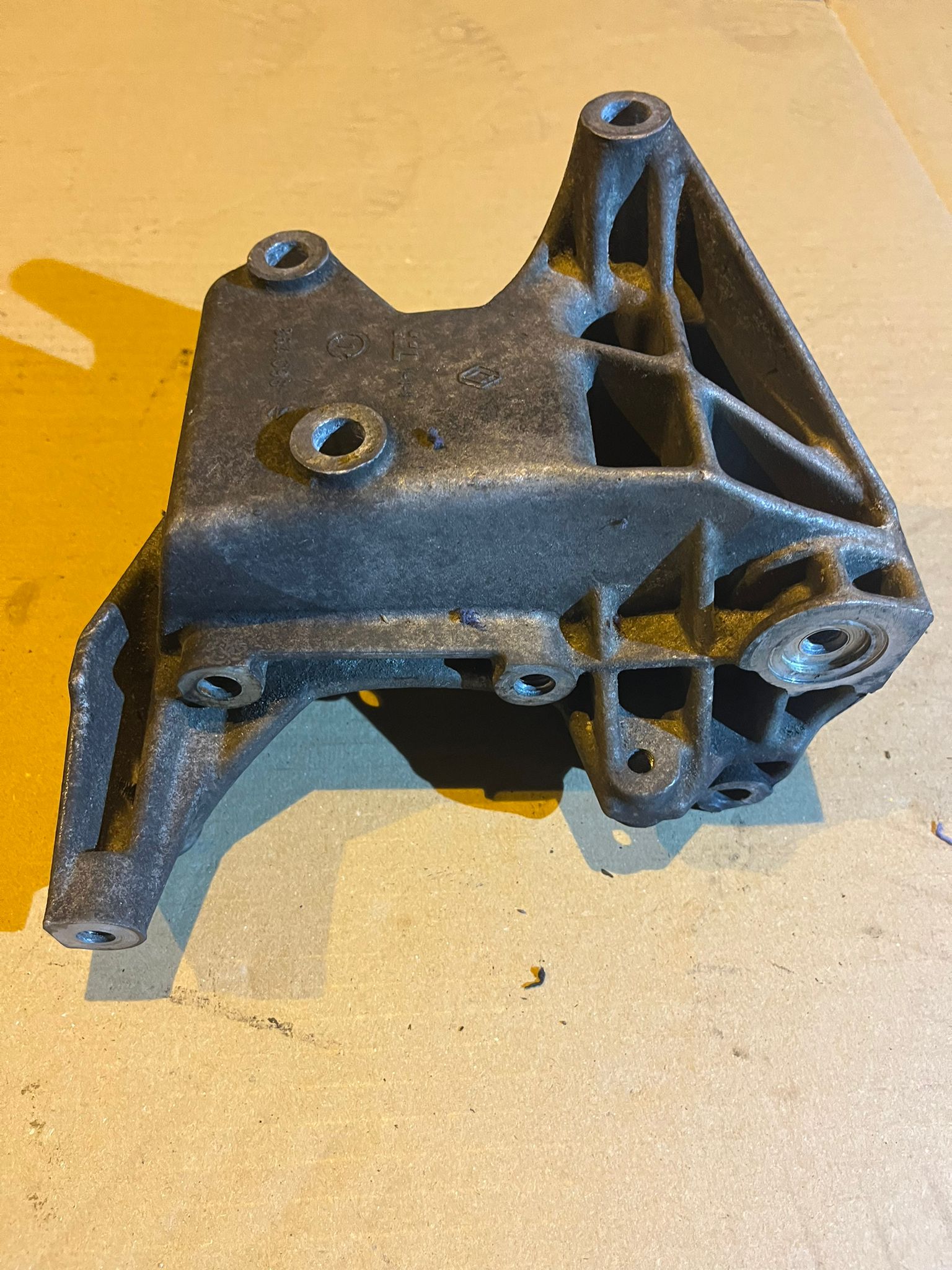 Genuine Renault Clio 2RS Auxiliary Idler Pulley Bracket *USED*