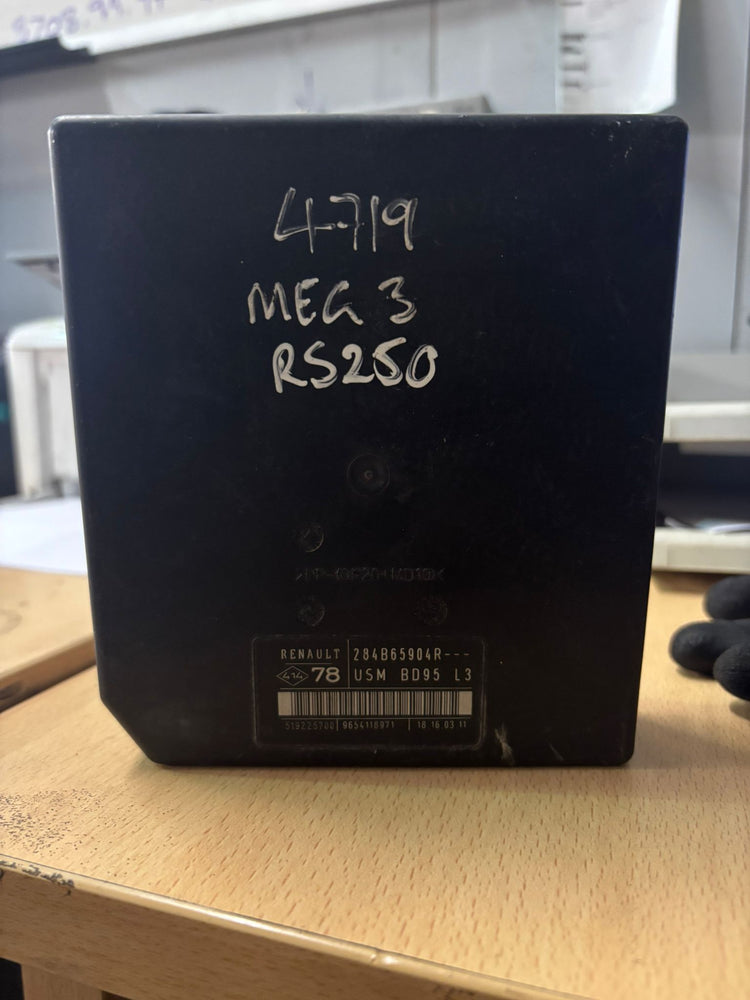 Genuine Renault Megane 3 Fuse Box-USED